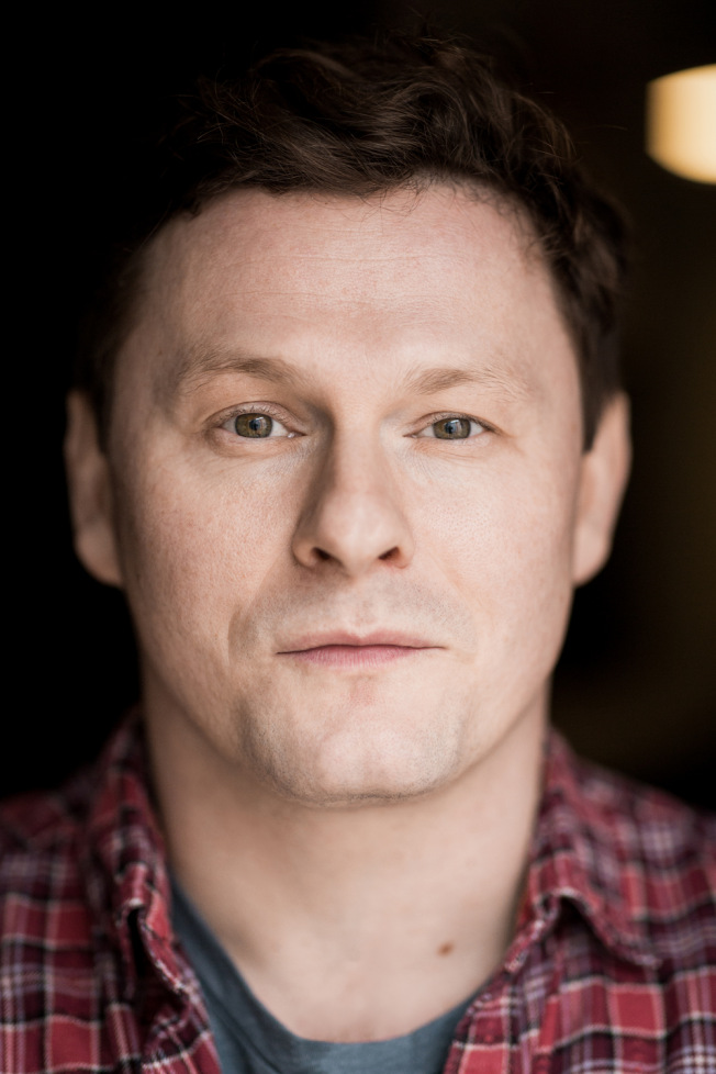 Was macht das Theater, Shenja Lacher?